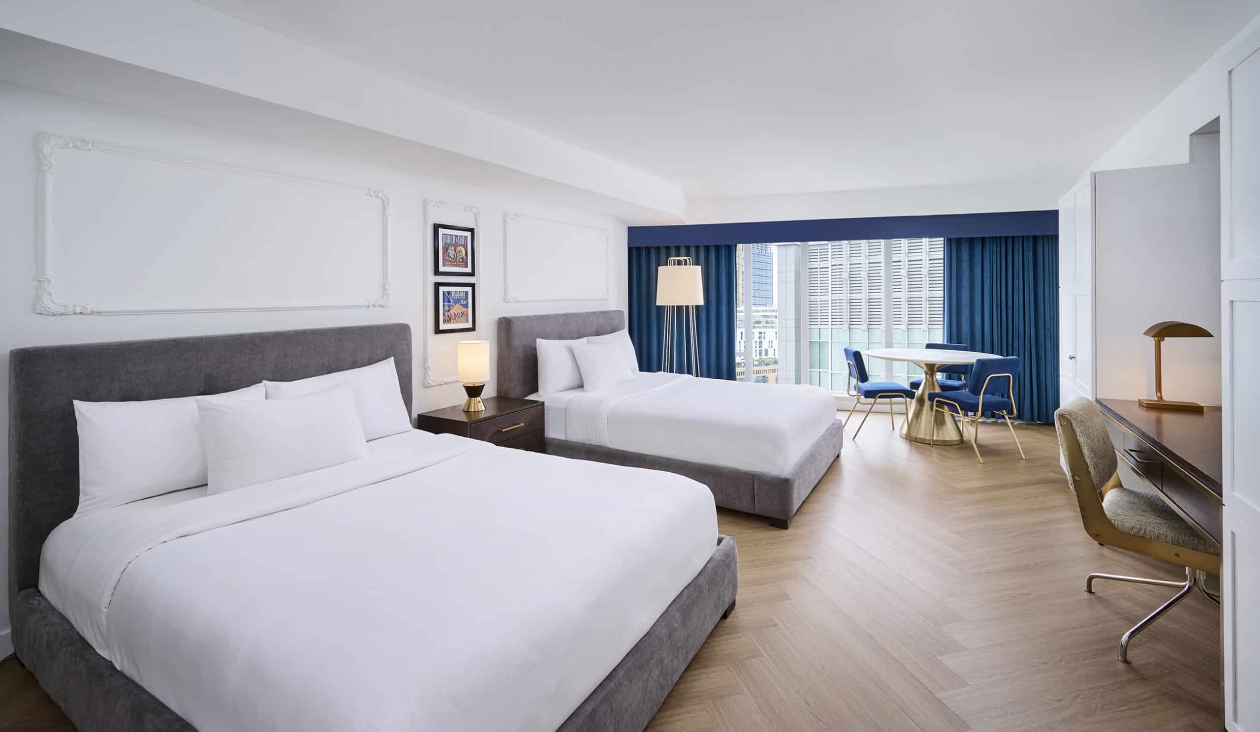 Premium Two Queen Studio - Pantages Hotel
